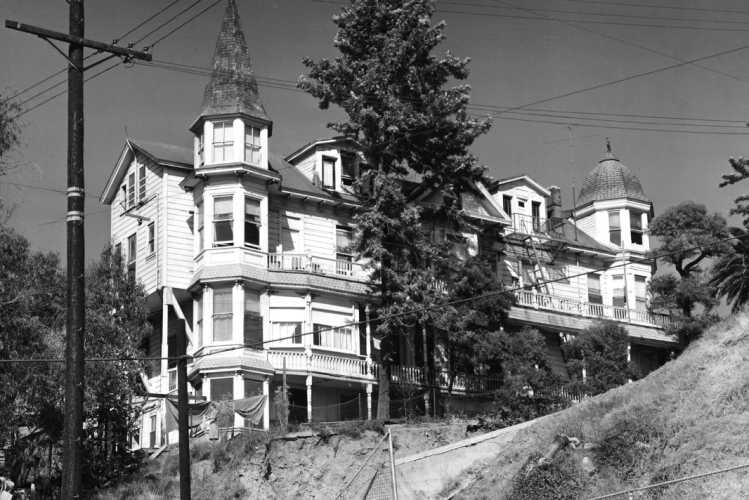 CHS Posts New (Old) Photos – Bunker Hill, Los Angeles